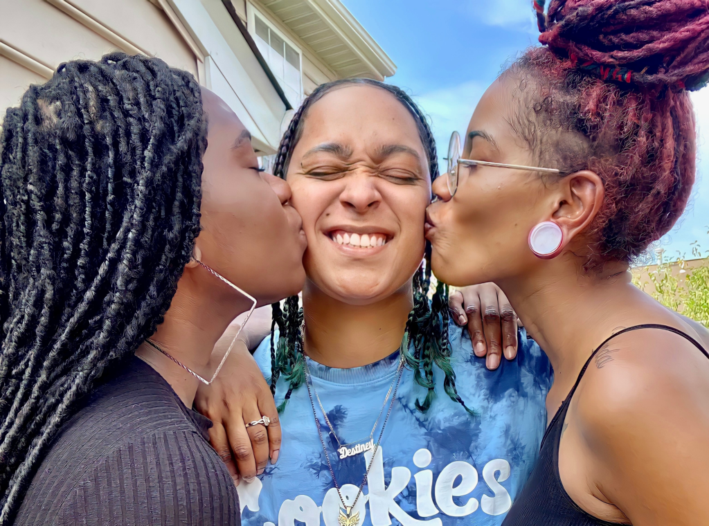 Lesbian throuple vow to ‘marry’ each other and raise their kids ...