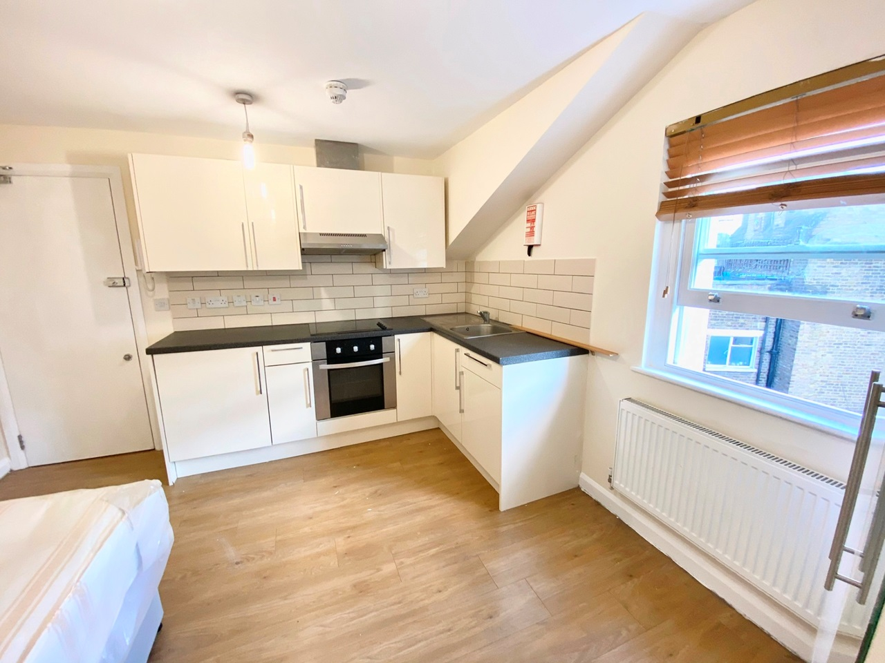 Inside London flat so tiny you can cook from BED | Need To Know