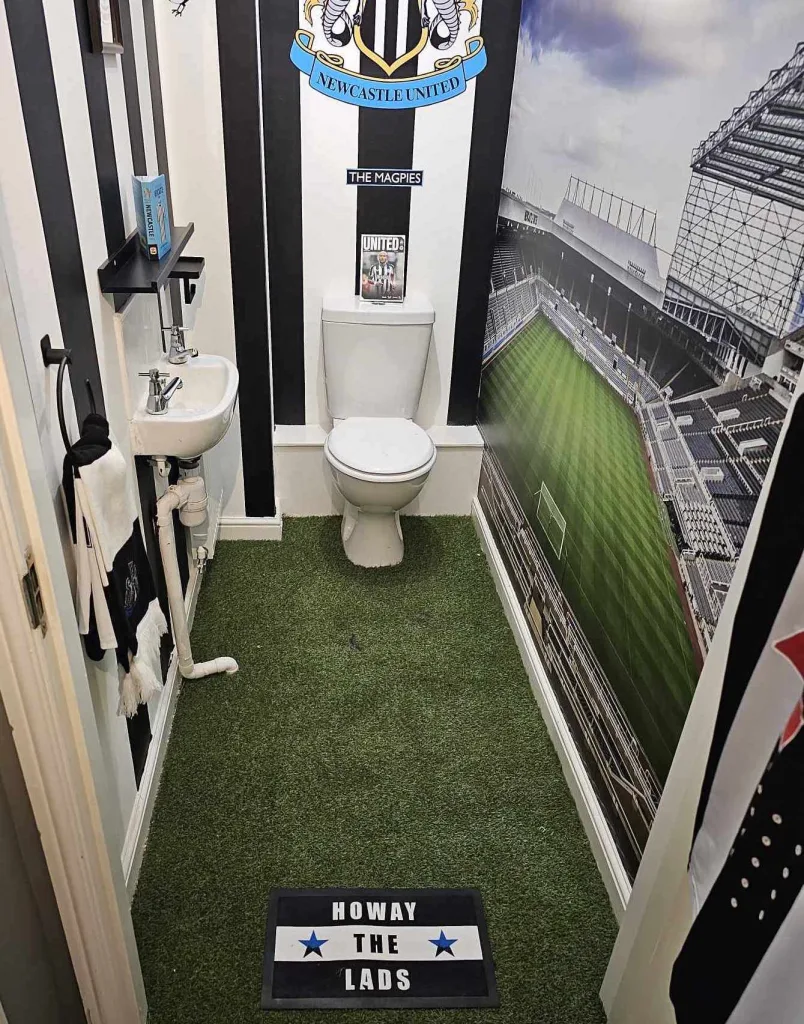 Loo-castle! Newcastle superfan transforms downstairs loo into mini St ...