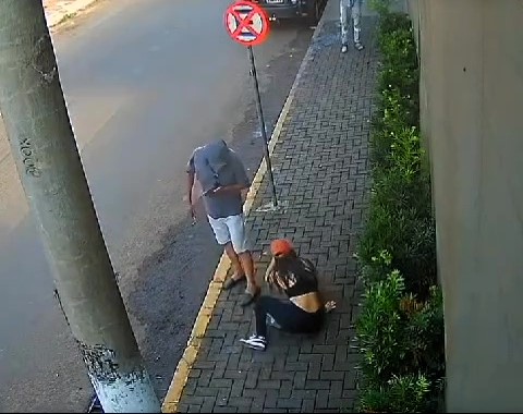 Woman has ‘acid’ thrown in face after ‘mean comments about suspect’s ...