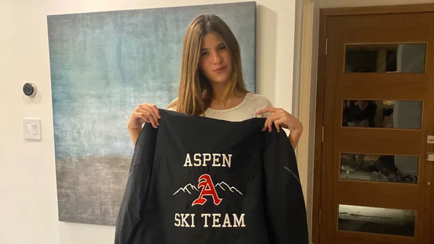 American girl, 15, loses leg after shark bite while swimming abroad ...
