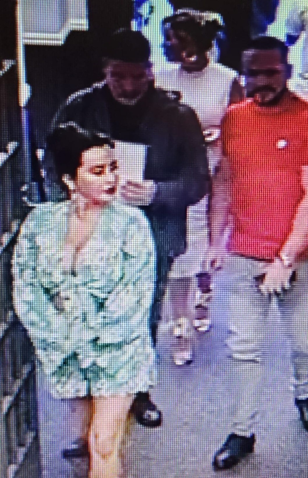 Brazen ‘dine and dash’ caught on camera as group ‘flees restaurant ...