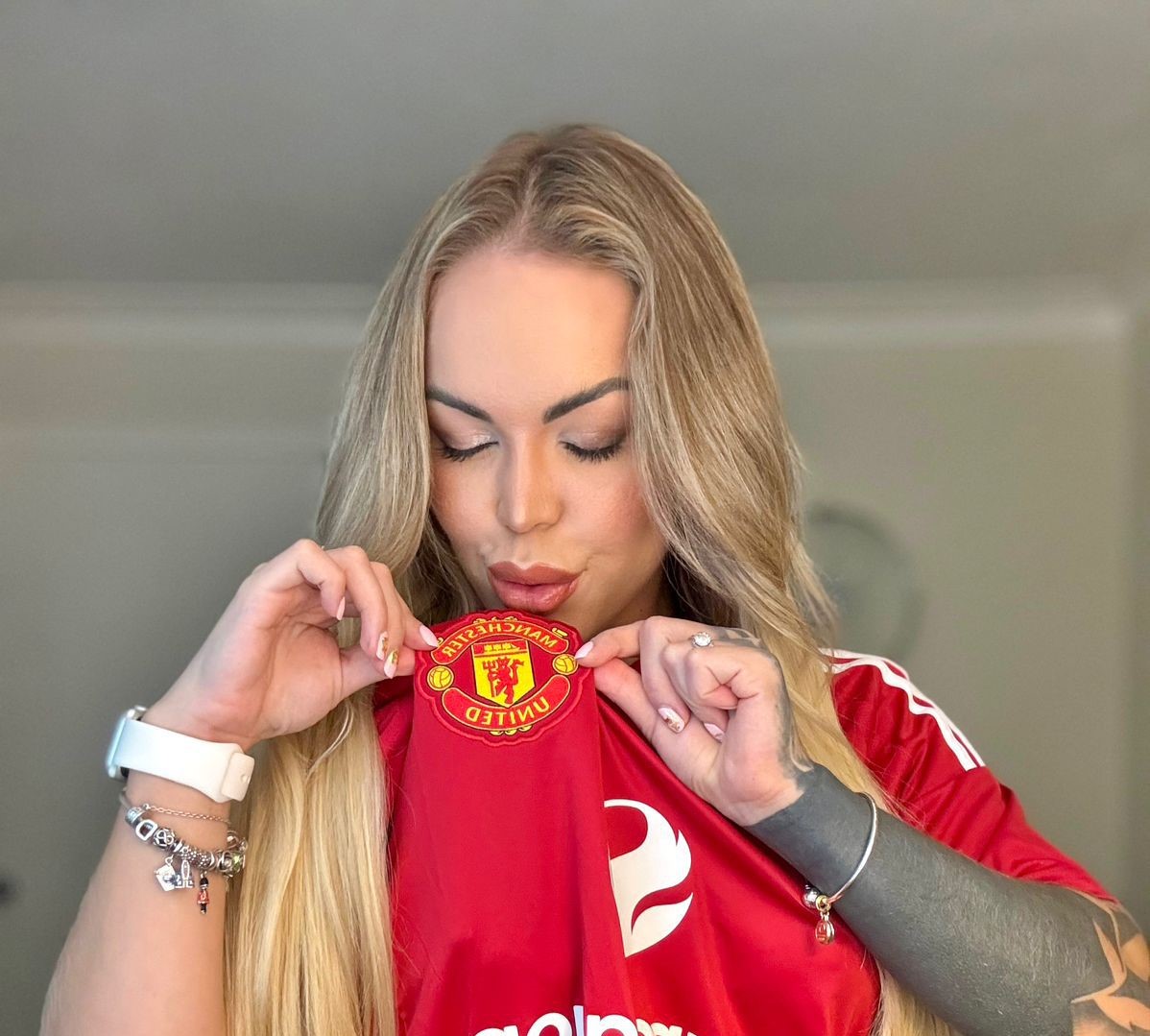 'I'm a hardcore Manchester United fan – my Liverpool lover lost his ...