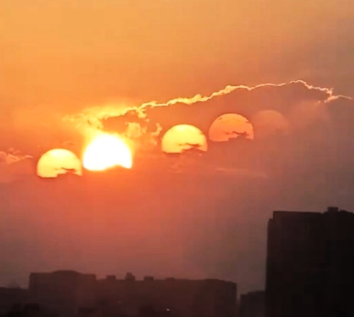 Locals stunned as ‘seven suns’ appear across the sky | Need To Know