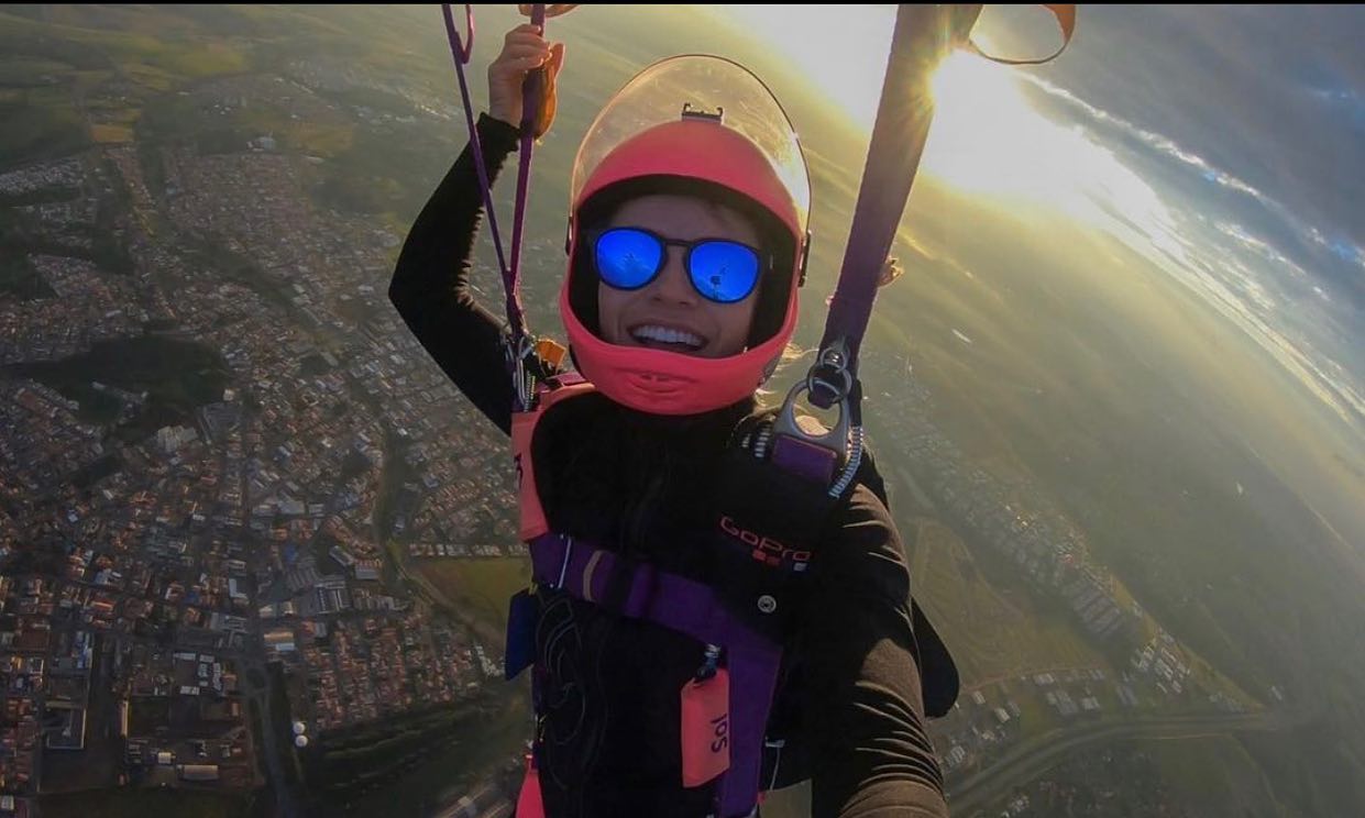 Pro skydiver plunges to death after problems with BOTH parachutes ...
