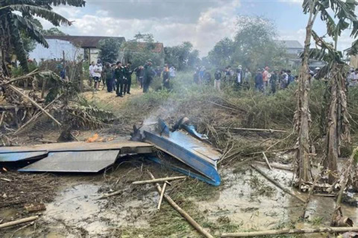 Pilots found alive after crashing military jet in dense jungle | Need ...