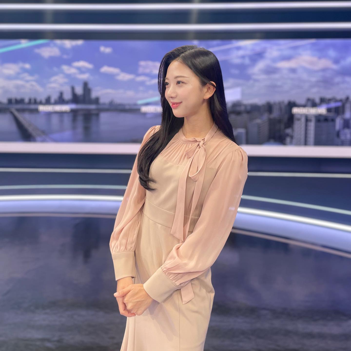 Weather girl and beauty queen tragically dies aged 28 after mystery ...