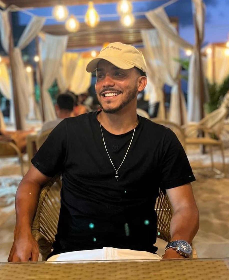 Footballer, 26, dies from heart attack minutes before match | Need To Know