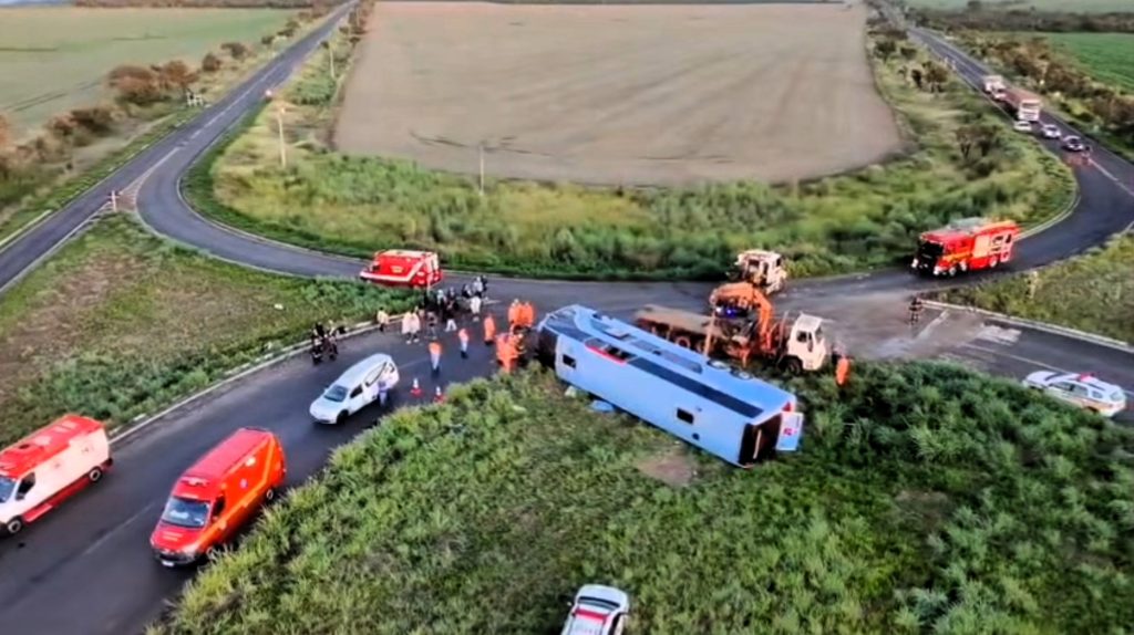 Child and toddler among 11 dead in horror coach crash | Need To Know