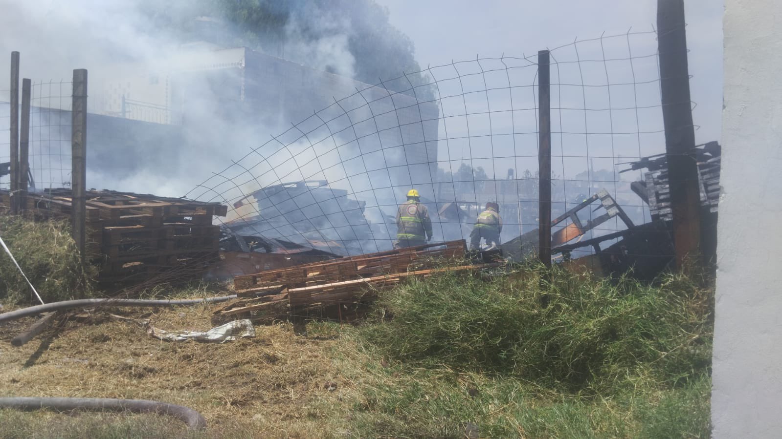 Giant explosion at fireworks factory sends people running for their ...