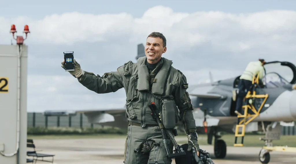 AI pilot beats human fighter pilot in air battle | Need To Know