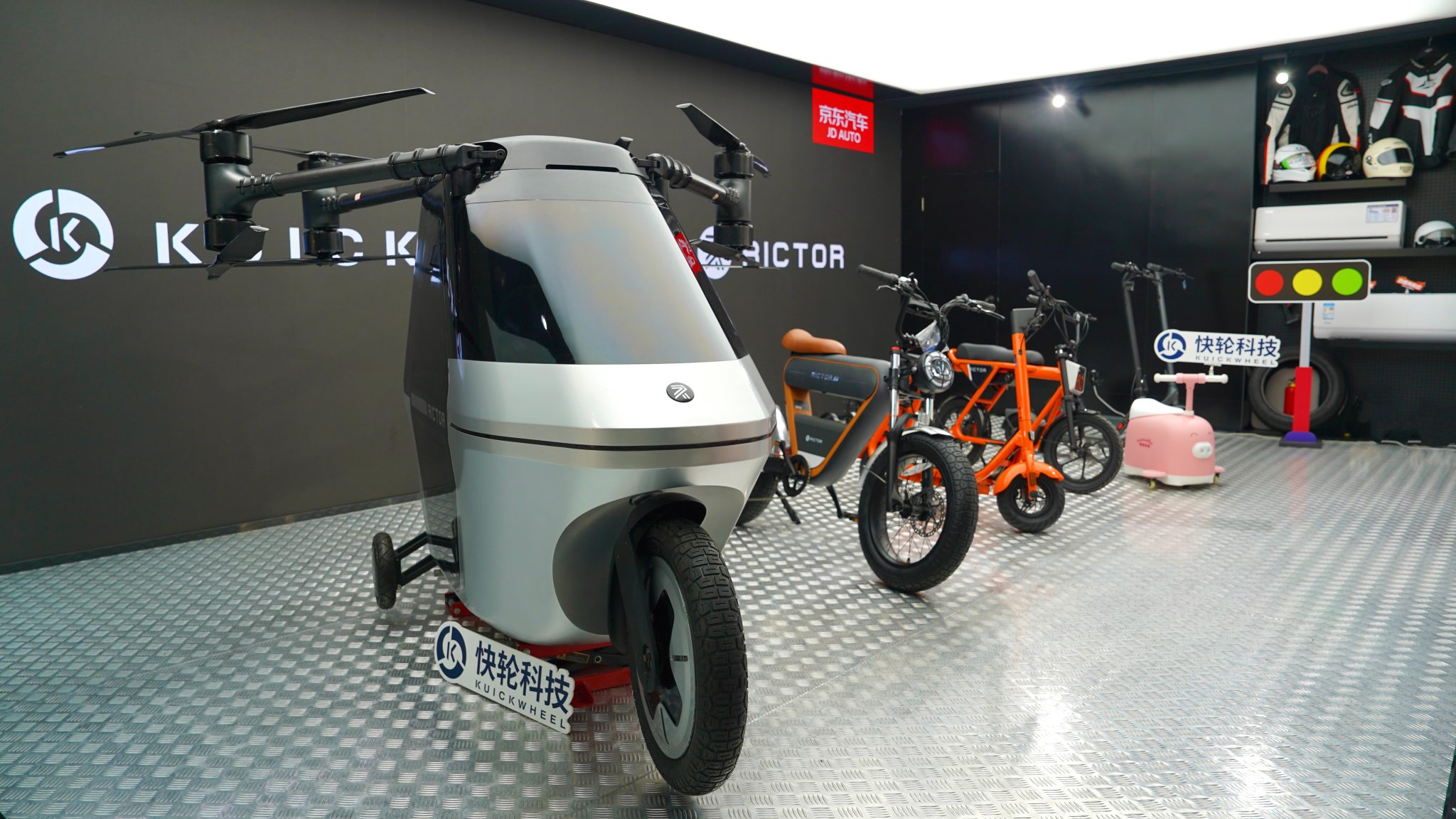FLYING £50,000 motorbike that avoids rush hour traffic by swapping from ...
