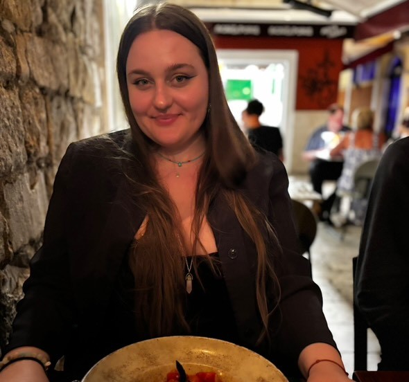 Woman slams London restaurant’s ‘disgusting’ and 'cruel' live crab ...