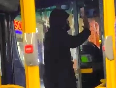 Angry bus passenger bangs screen 32 times and threatens to ‘bust ...