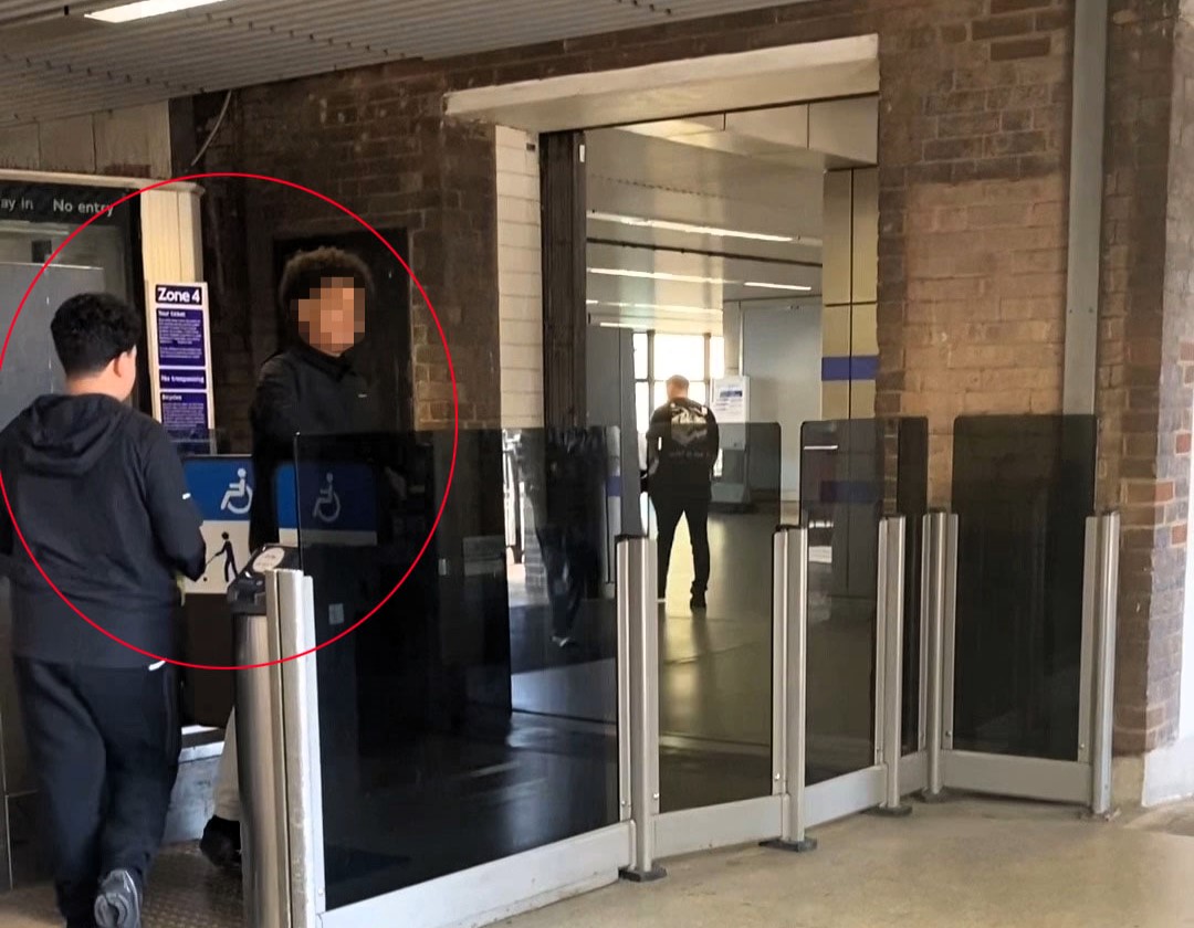 Fourteen ‘fare dodging’ passengers spotted pushing through barrier at ...