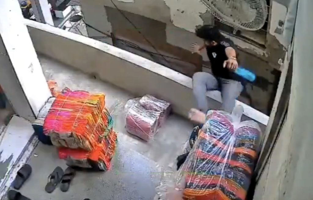 Lucky man survives 30ft fall from balcony with horror plunge caught on ...