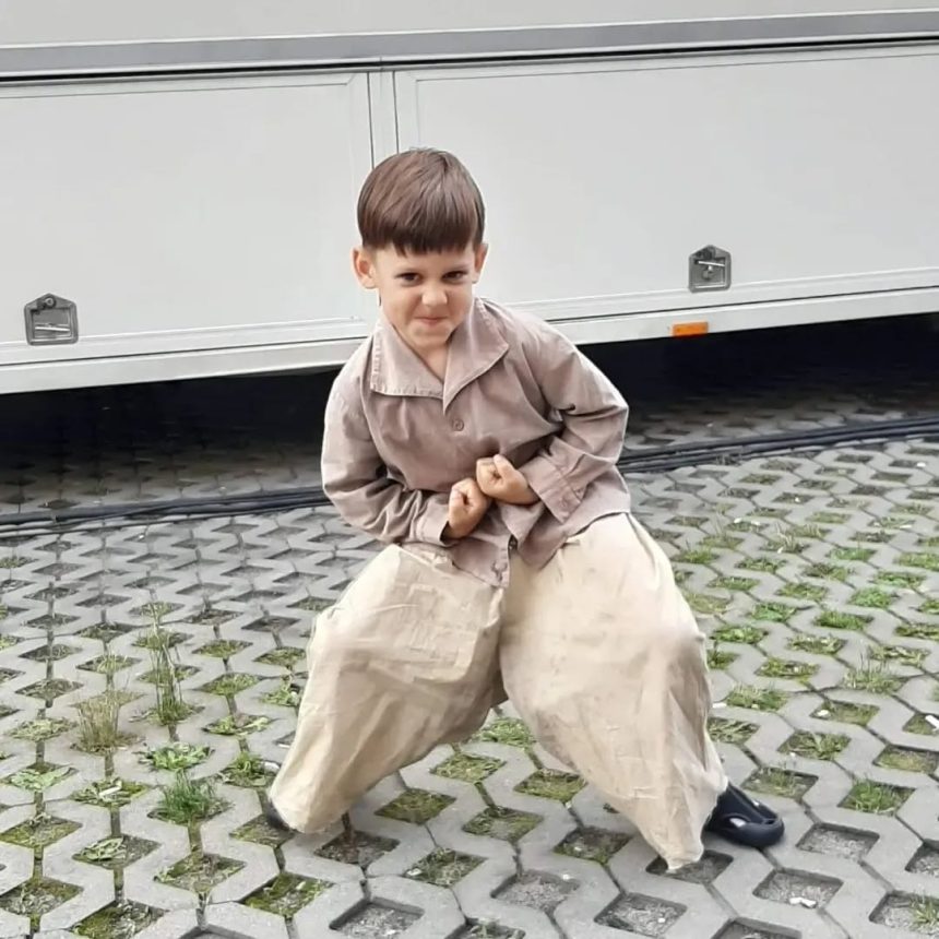 Child actor, 11, killed in accident while stepping off school bus ...