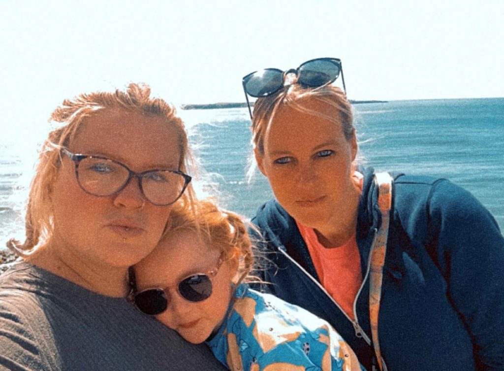 Heartbroken mum tells how her ‘healthy’ 24-year-old daughter collapsed ...