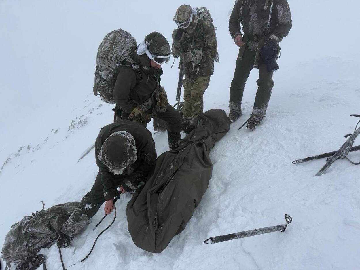 Stranded Brit rescued on top of UK's highest mountain by marines | Need ...