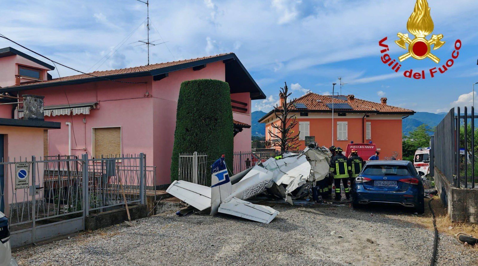 Pilot, 26, dies after plane hits power pole as surviving teen passenger ...